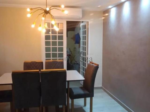 Casa Condomínio Jardim Girassol I Vila São Geraldo 2 Dormitórios 100m²