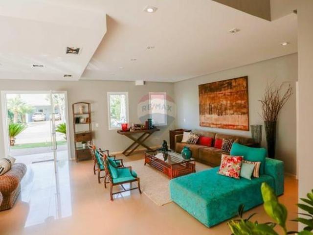 Casa Condomínio Lago Azul com 5 suítes