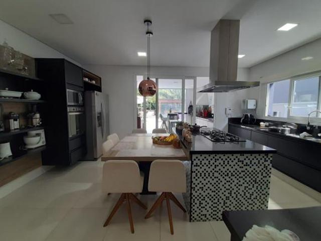 Casa Condomínio São Paulo II na Granja Viana