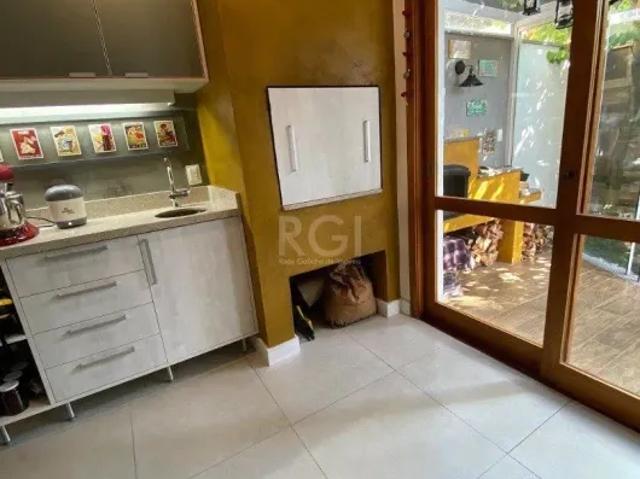 Casa Condominio para Venda 220.89m², 3 dormitórios, sendo 1 suites, 2 vagas Tristeza
