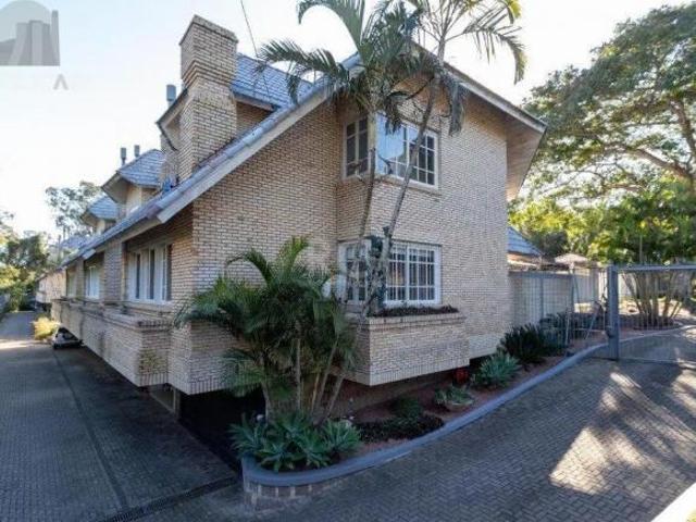 Casa Condominio para Venda 322.88m², 3 dormitórios, sendo 1 suites, 4 vagas