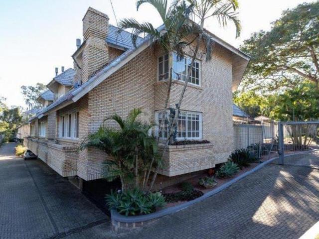 Casa Condominio para Venda 322.88m², 3 dormitórios, sendo 1 suites, 4 vagas Jardim Isabel