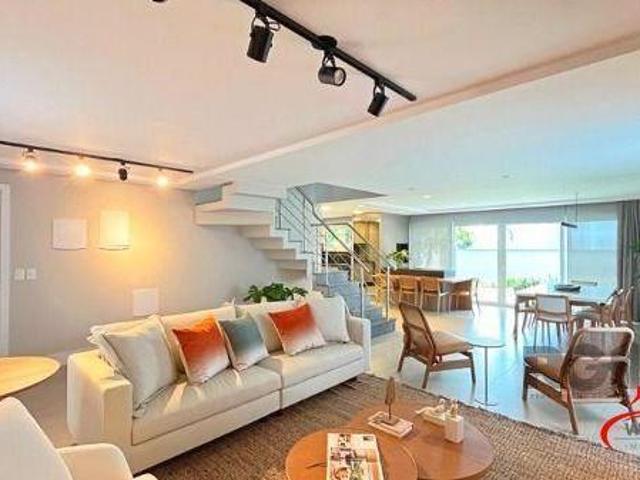 Casa Condominio para Venda 364m², 3 dormitórios, sendo 3 suites, 2 vagas Ped