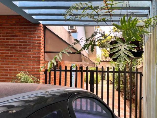 Casa Condomínio para Venda ou Locação com 4 dormitórios 6 Vagas
