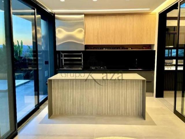 Casa Condomínio Residencial EcoPark Bourbon Caçapava 4 Suítes 340m² Porteira Fechada