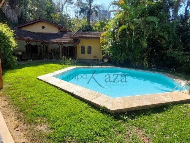 Casa Condomínio Residencial Quinta das Flores 5 Dormitórios 620m² Aceita permuta