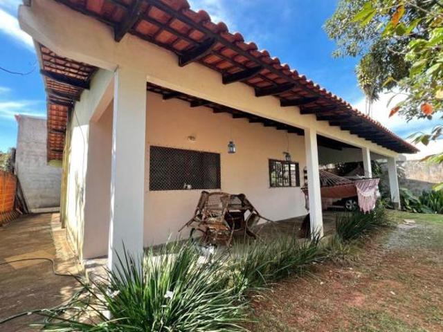 Casa condomínio rk 3 quartos, 1 banheiro social, térrea com área verde