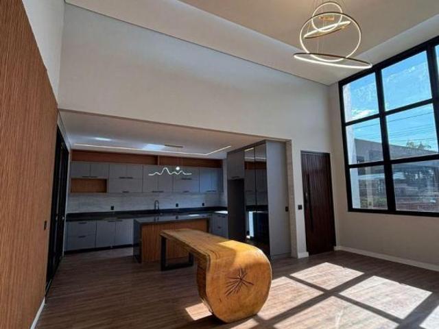 Casa condomínio, térrea 248m², 3 suítes, fino acabamento, Vicente Pires