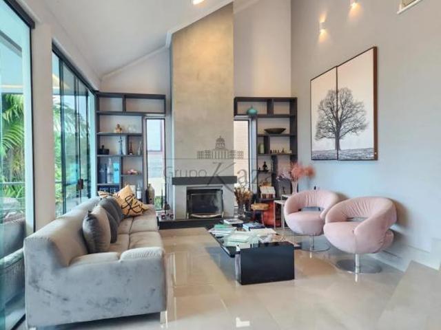 Casa Condomínio Urbanova Residencial Altos da Serra I 439,42m² 3 Dormitórios