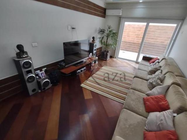 Casa Condomínio Villa de Sant`anna 3 Dormitórios 479m² Aceita Permuta