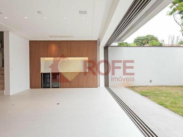 Casa em Condomínio em Frente à Hípica Paulista | 4 Suítes | Rooftop com Piscina | Elevador Privativo