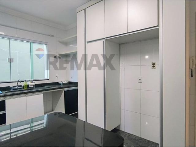 Casa confortável e segura na Vila Arriete com 3 suítes e 3 vagas