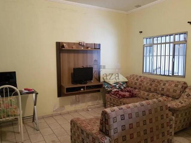 Casa Conjunto Residencial Primeiro de Maio Jacareí 2 Dormitórios 125m²