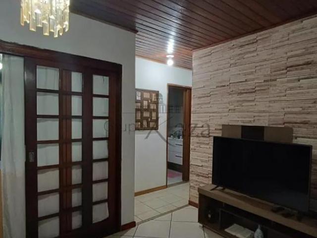 Casa Conjunto Residencial Trinta e Um de Março 2 Dormitórios 150m²