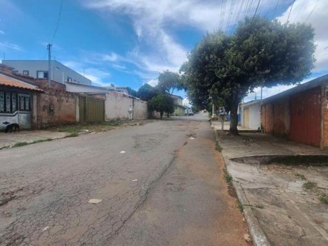 Casa ¾, Conj. Estrela do Sul em Ap. de Gyn
