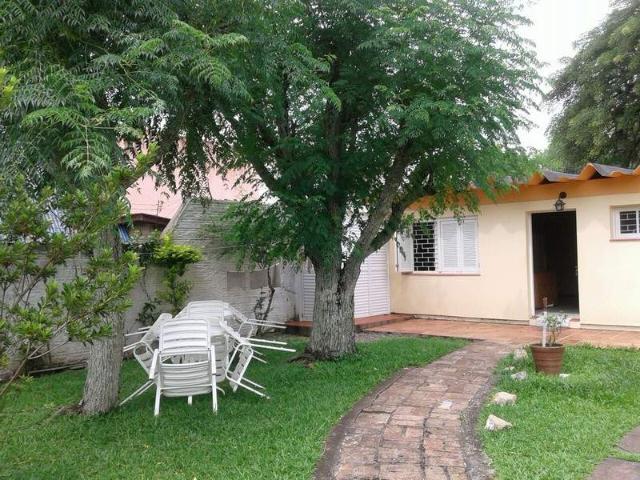 Casa constituída de 01 dormitório