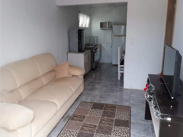 Casa constituída de 02 dormitórios com ar condicionado