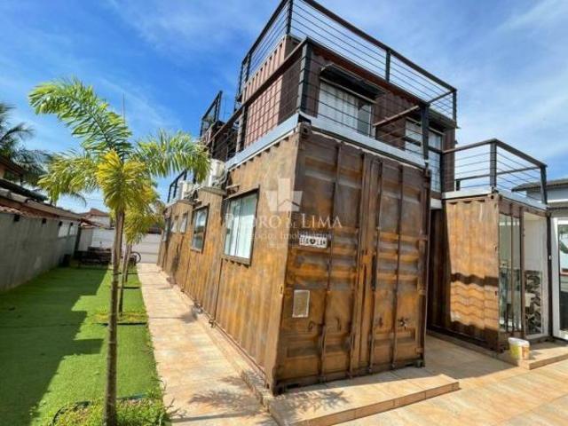 Casa Container com 6 suítes individuais, cozinha gourmet e piscina na Morada da Praia
