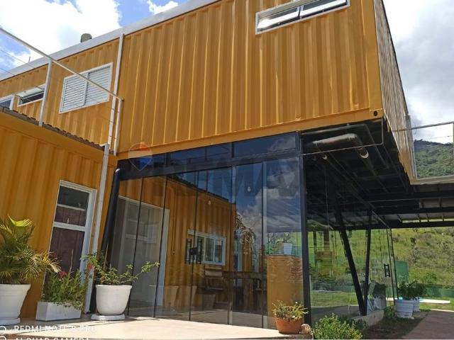 Casa Container em condomínio 4 dormitórios com piscina