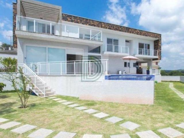 Casa Contemporânea com Vista Panorâmica para o Campo de Golfe no São Paulo II