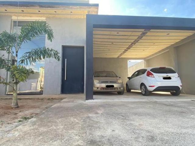 Casa contemporânea com 03 quartos