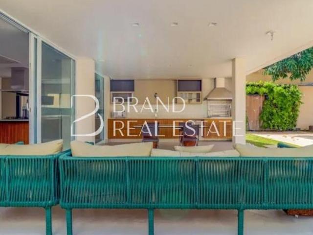 Casa Contemporânea á venda no Alto de Pinheiros, 4 suítes, 4 vagas e piscina