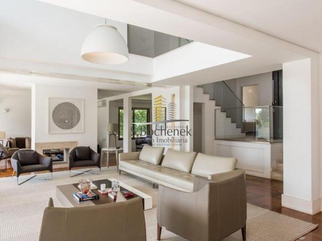 Casa contemporânea a venda no Morumbi com piscina, lazer completo