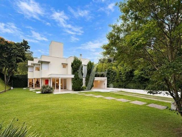 Casa contemporânea à venda no Recanto Inpla Granja Viana