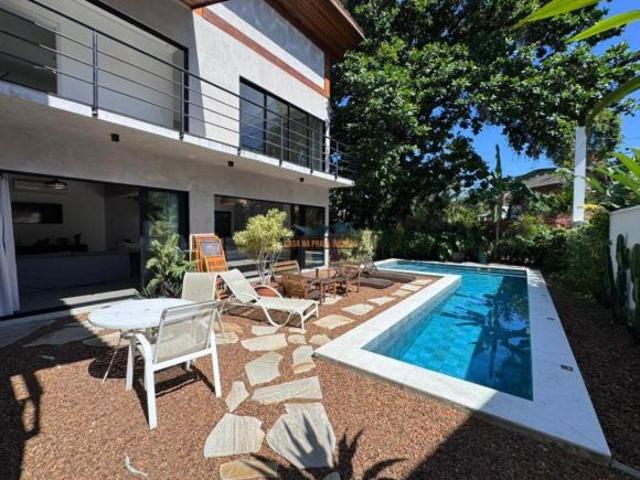 Casa Contemporânea de 4 suítes