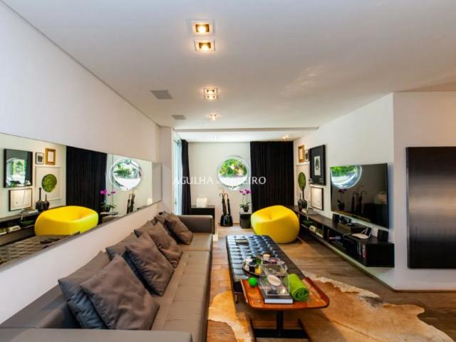 Casa contemporânea disponível para venda e aluguel na Vila Madalena. – 9981
