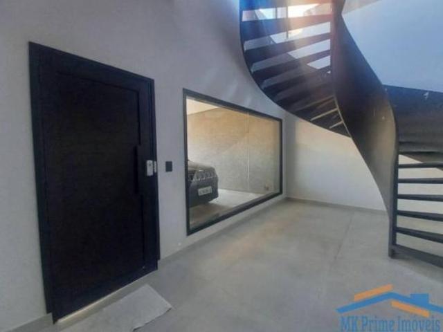 Casa Contemporânea e Sofisticada com 4 Quartos e 5 banheiros, 415 m²