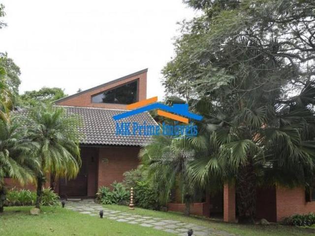 Casa Contemporânea no Condomínio Forest Hills – Vista Encantadora