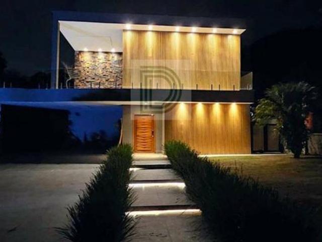 Casa Contemporânea no Reserva Santa Maria 5 Suítes, SPA e Espaço Gourmet