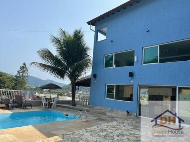 CASA COSTEIRA COM VISTA PARA O MAR PEREQUÊ MIRIM