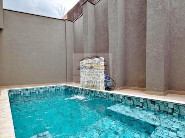 Sobrado com Piscina no Condomínio Horto Florestal Villágio