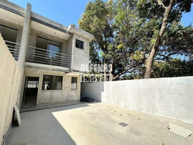 Casa duplex 3 quartos, suíte e 3 vagas, Linda Vista Contagem MG