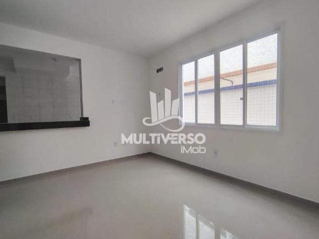 Casa Duplex,3 Suítes, Aparecida, 117m², Quintal, vaga para 02 carros, ótima Localização, R$950.00