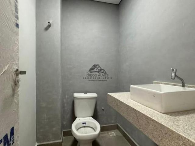 CASA DUPLEX À VENDA, COM 2 QUARTOS, SUITES, 3 BANHEIROS, 2 VAGAS. MONTE VERDE BETIM