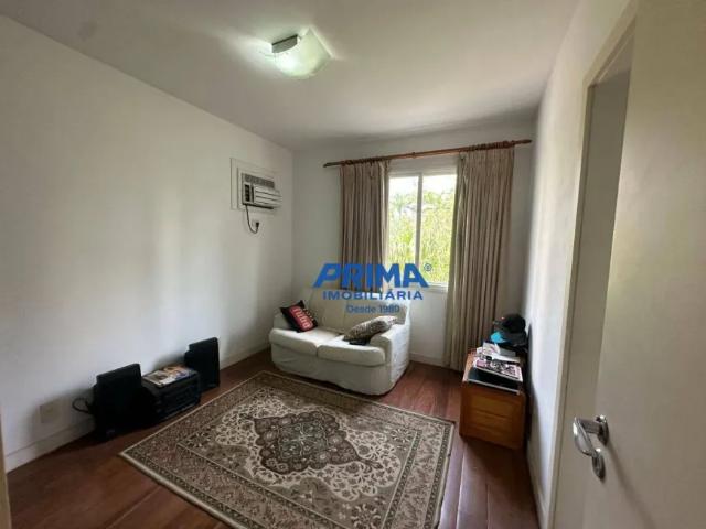 Casa Duplex À Venda com 393 m² de Área Construída em Terreno de 800 m² – Barra da Tijuca RJ