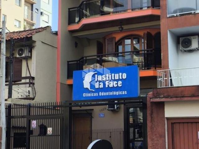 Casa duplex com 3 quartos a venda no centro de santa Maria