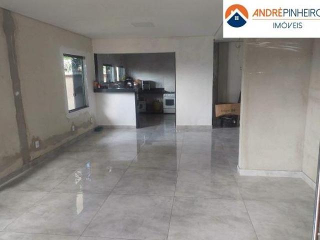 Casa Duplex com 3 Quartos e 3 Vagas Cobertas – Santa Mônica BH