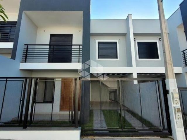Casa Duplex com 03 dormitórios sendo 01 suíte no Bairro Goiás!