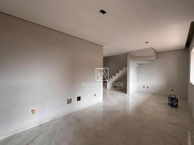 Casa duplex com 03 quartos no bairro São Luis, em Contagem
