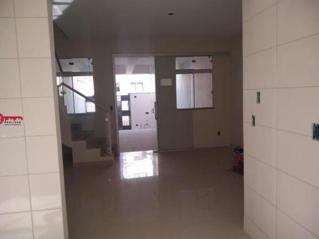 Casa Duplex com 03 Quartos sendo 01 Suíte no bairro Senhora das Graças em Betim