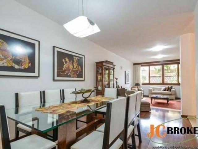 Casa duplex com 190 m², 3 Dormitórios sendo 1 suíte, Suíte com varanda, Sala com lareira, 2 Vagas