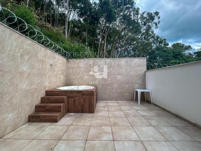 Casa duplex com 4 quartos para venda por R$ 790.000,00 Parque Guadalajara Juiz de Fora
