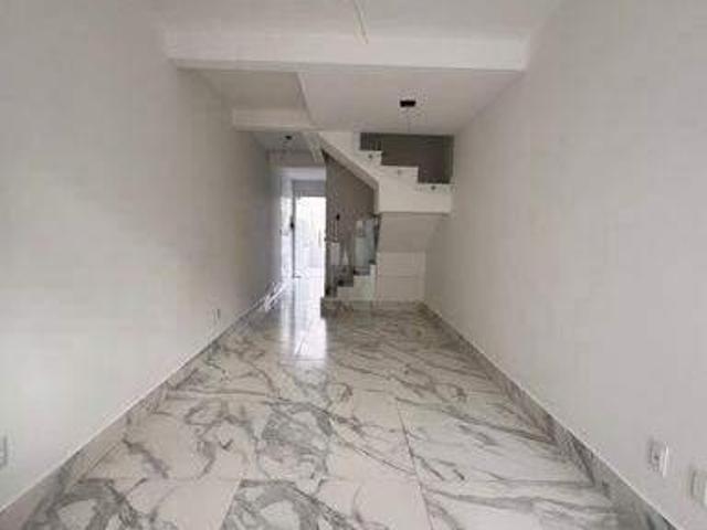 CASA DUPLEX COM ENTRADA INDEPENDENTE – 3 QUARTOS COM SUÍTE – 120M² – R$ R$ 595.000,00 – JARDIM LEBLO