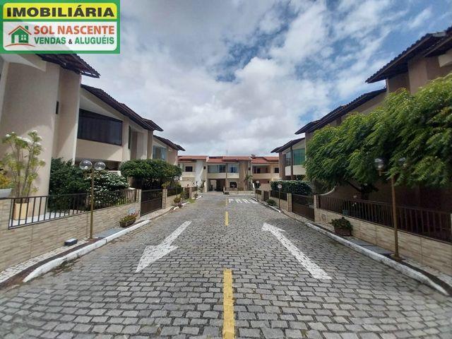 CASA DUPLEX COND. FECHADO