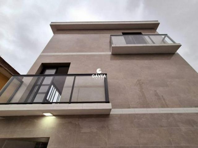 Casa Duplex condomínio fechado, 2 suítes com churrasqueira e piscina