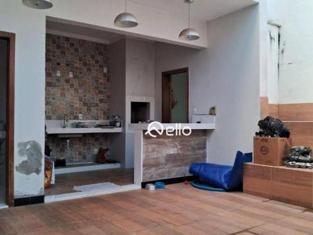 Casa Duplex de Alto Padrão com 3 Suítes, Piscina e Espaço Gourmet em Condomínio Fechado Pedro Leopol